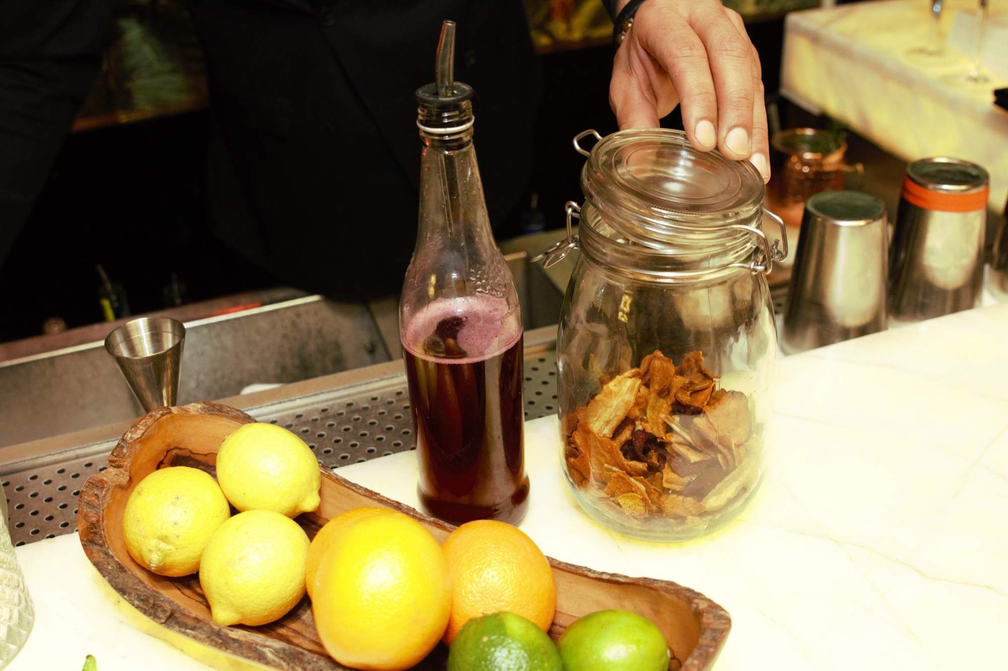 Astuce cocktail : réaliser un sirop de thé fruits rouges, hibiscus et ...