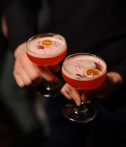 Notre TOP 5 des cocktails aux fruits rouges - Villa Schweppes